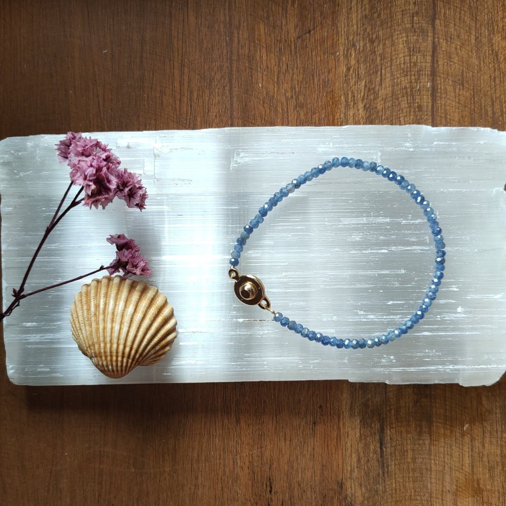 Sapphire – Mystic Caravan PH